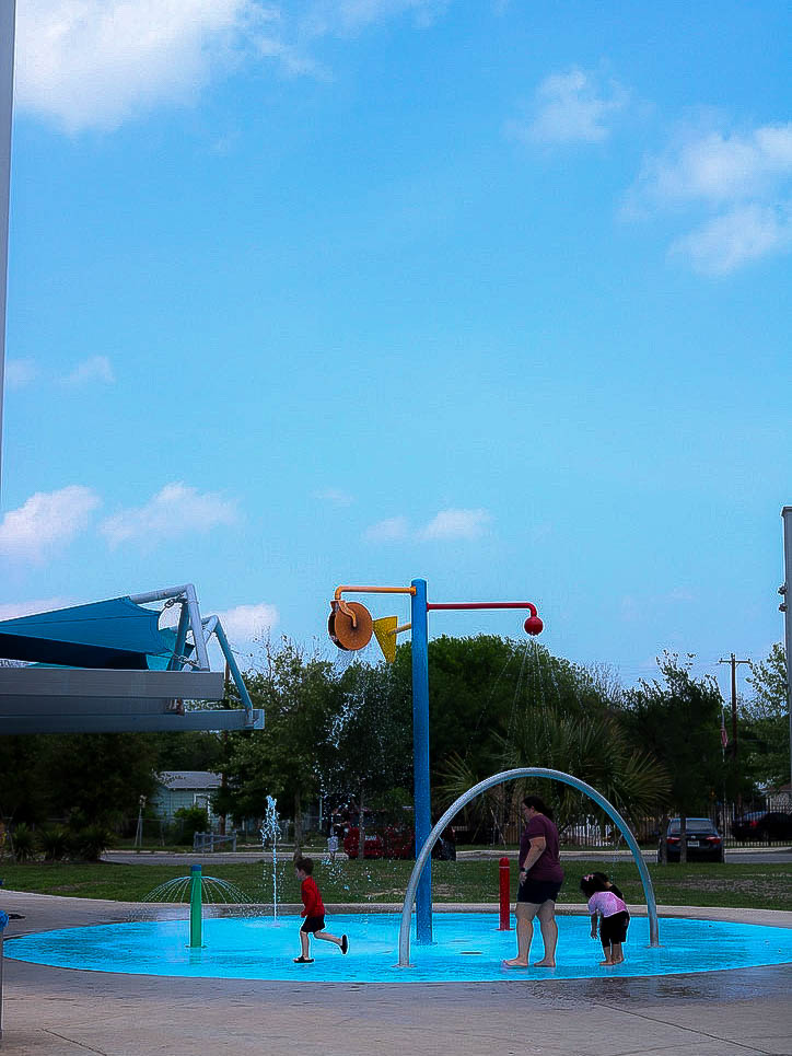 5 Reasons You’ll Love Elmendorf Lake Park in San Antonio - The San ...