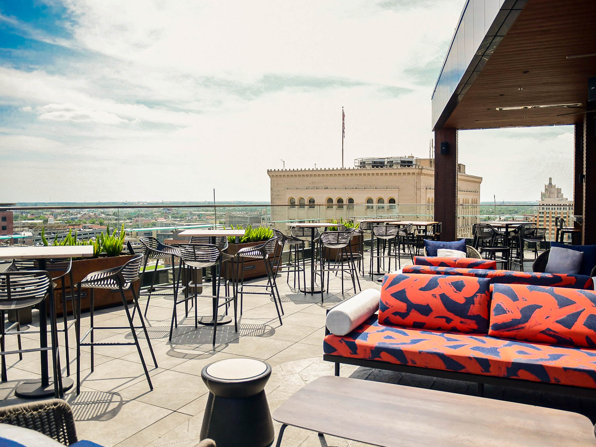 The Most Spectacular Rooftop Bars in San Antonio for Drinks with a View ...