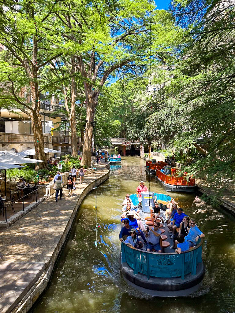 A Complete Guide to the San Antonio Riverwalk Boats: Are Go Rio River ...