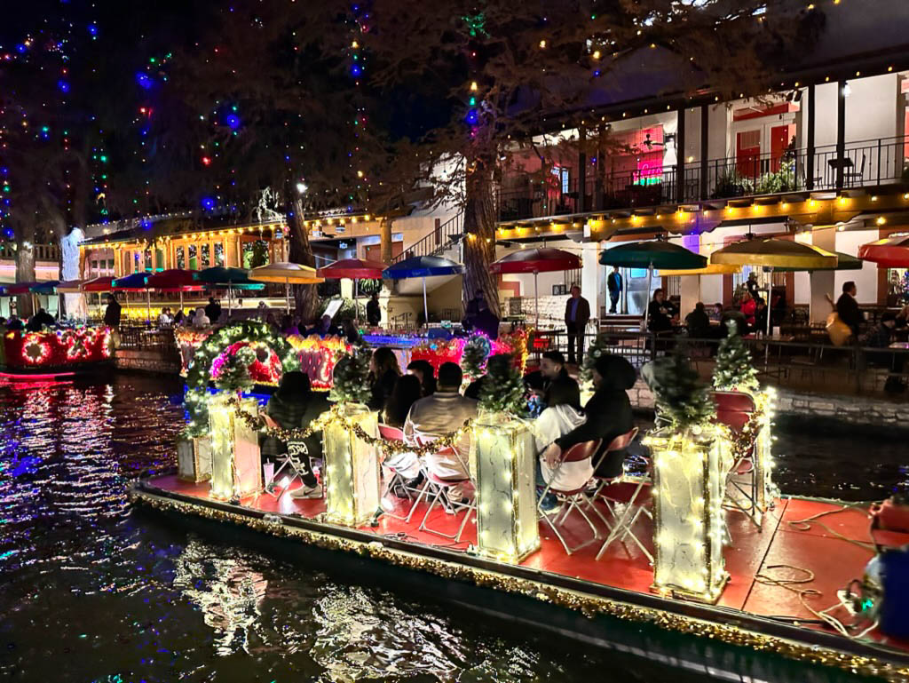 A Complete Guide to the San Antonio Riverwalk Boats: Are Go Rio River ...