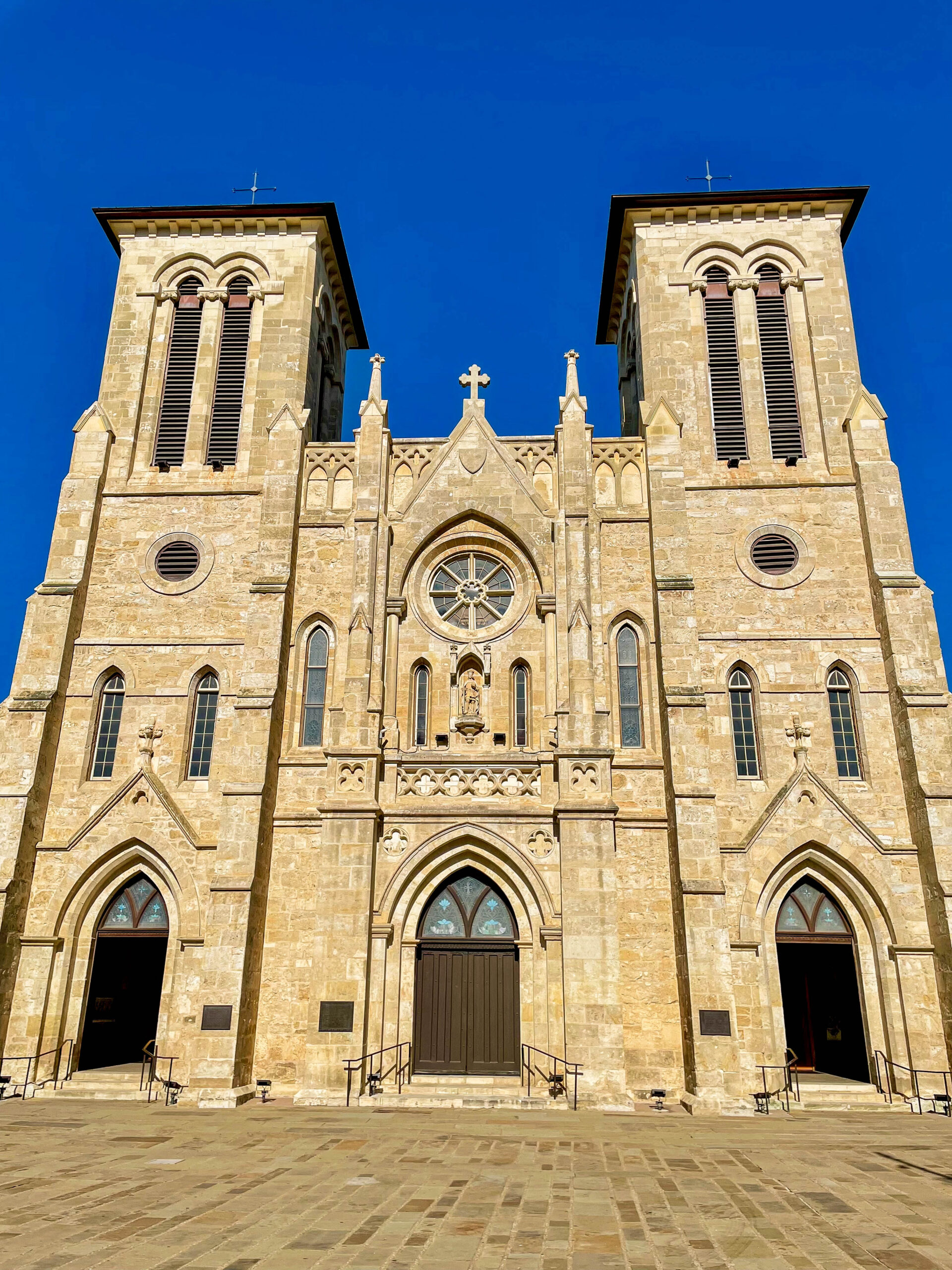 How to Visit the San Fernando Cathedral: The Oldest Church in Texas ...